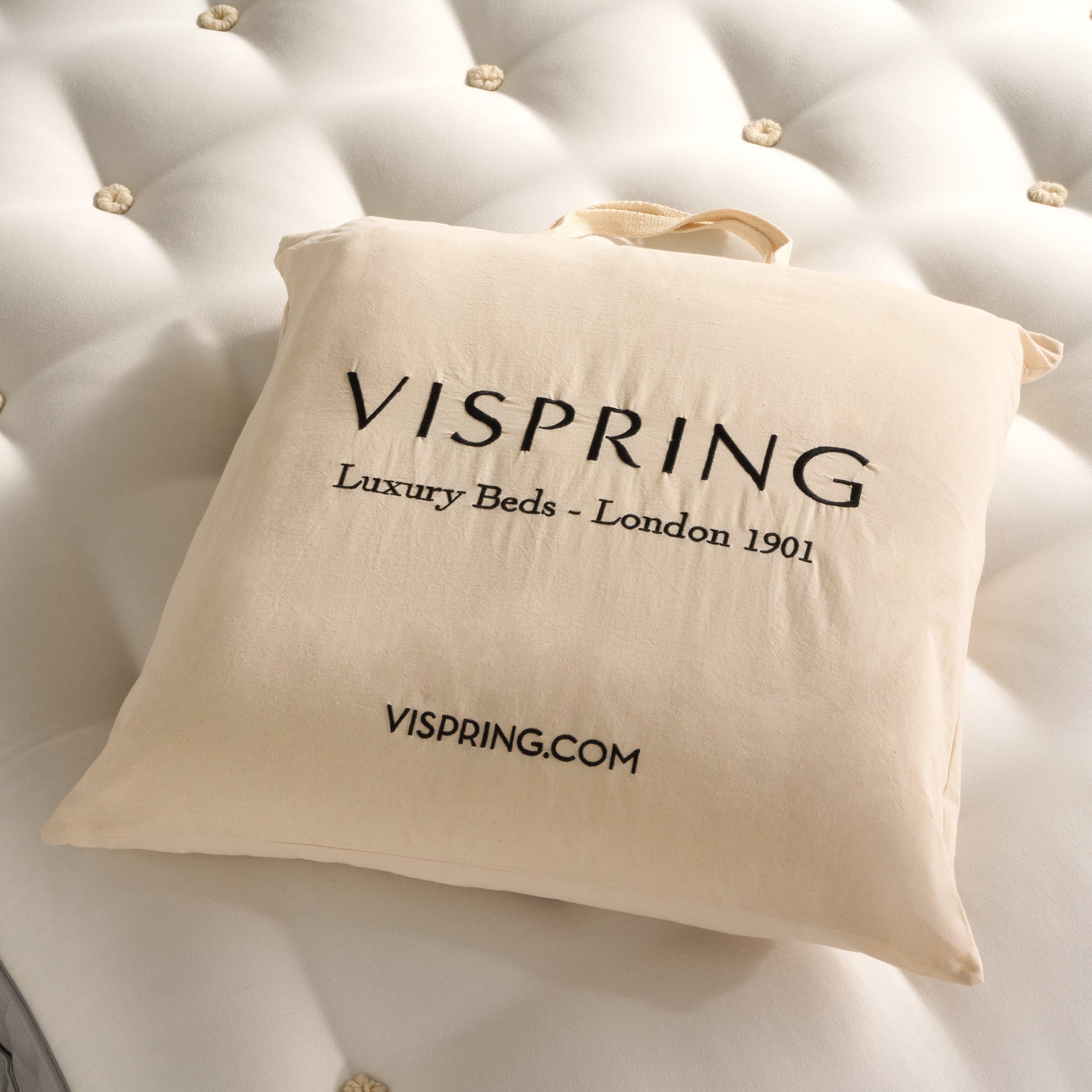 Vispring Luxury Skirted Mattress Protector | Feather & Black
