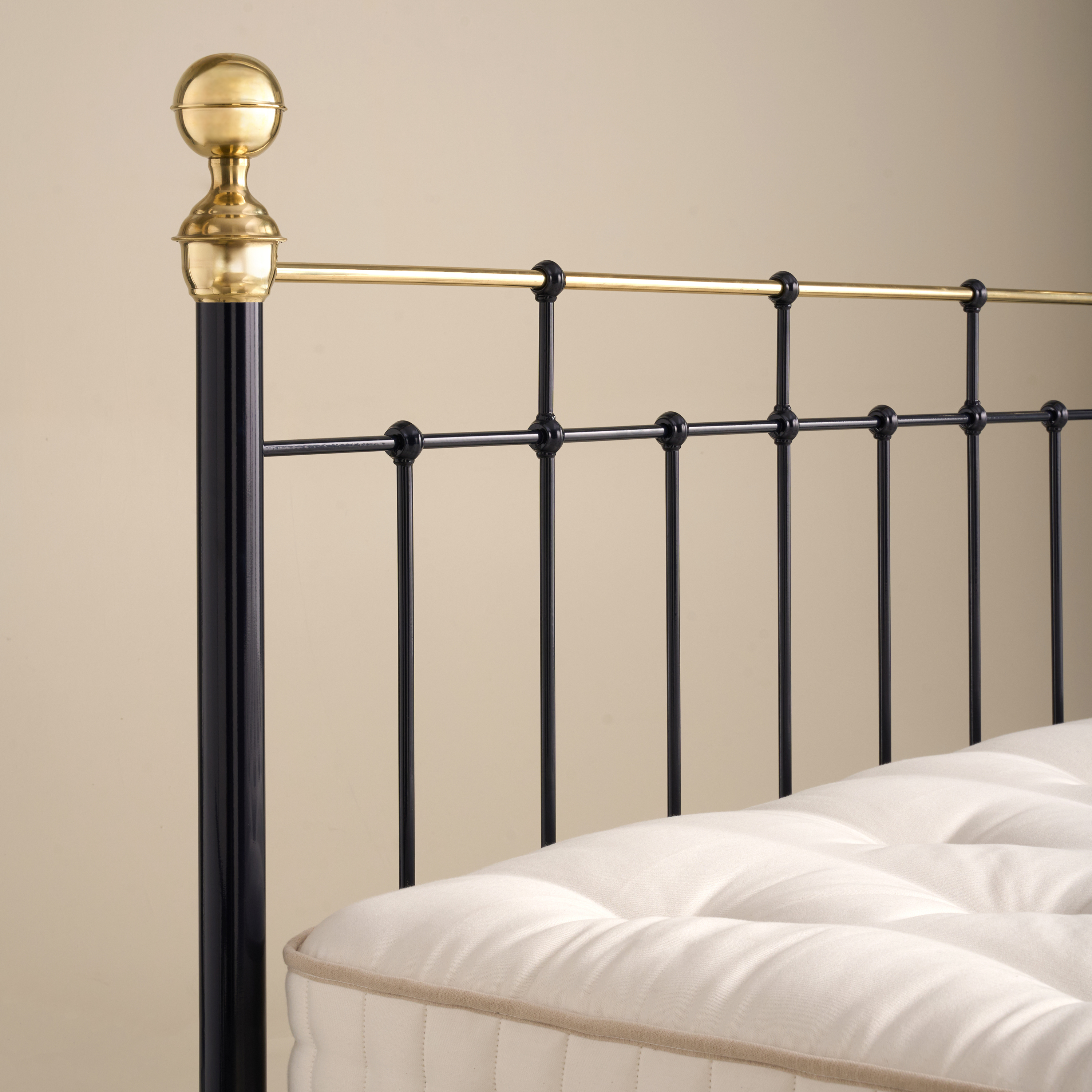George Bed, King | Metal Beds | Feather & Black