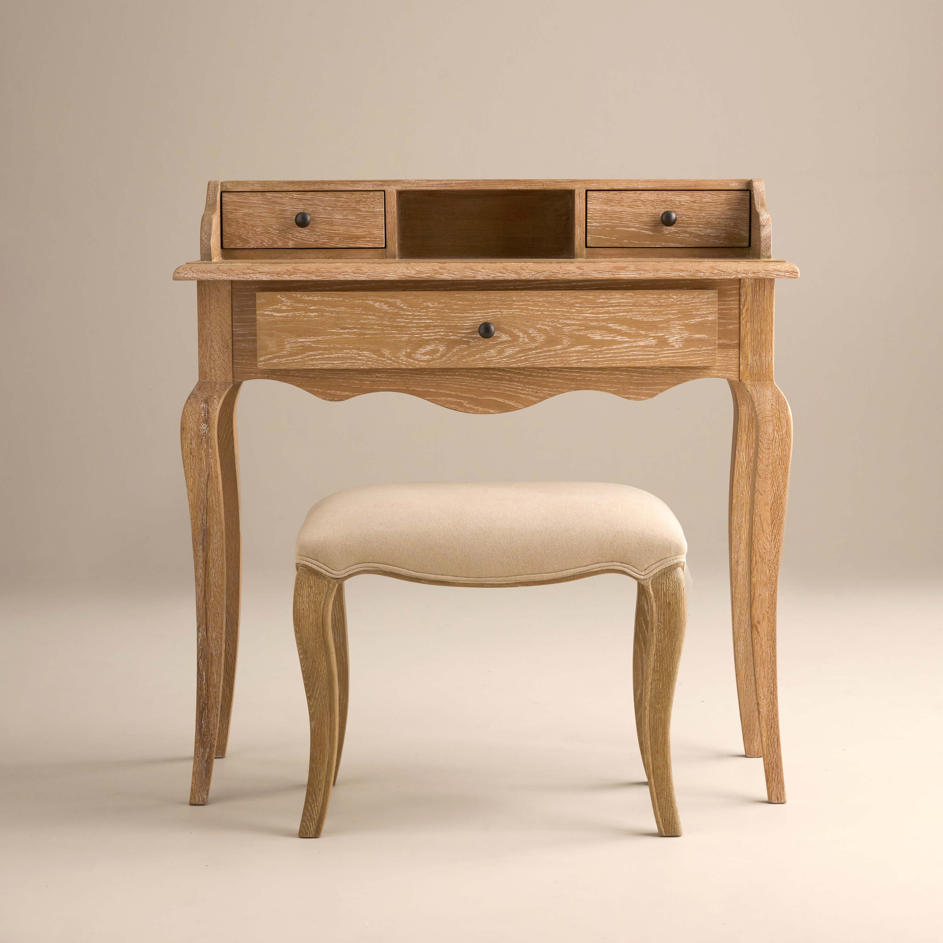 Sienna Beau Stool | Feather & Black